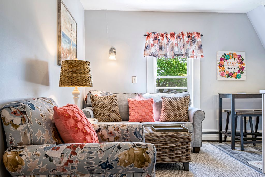 Lighthouse Landing Ogunquit - July Special at Lighthouse Landing! - Hot Deal