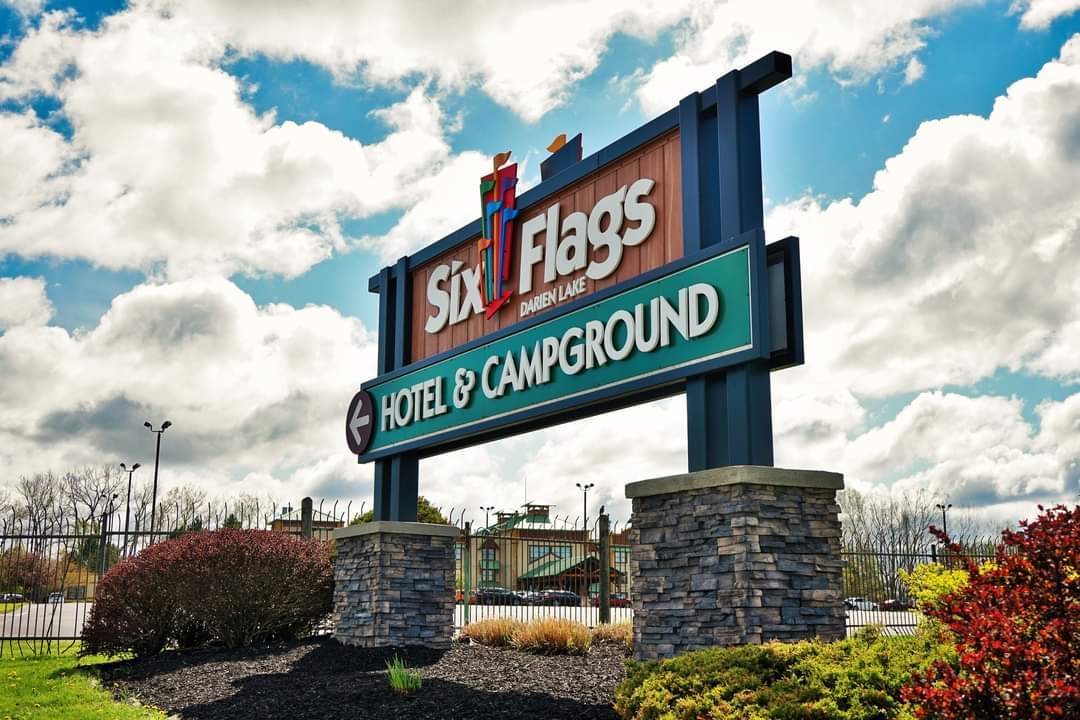 Six Flags Darien Lake - Six Flags Darien Lake Hotel & Campground ...